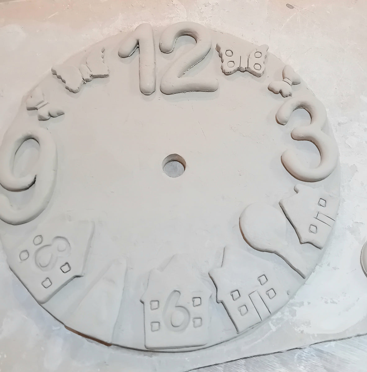 Clay Clock – Tilly Pots